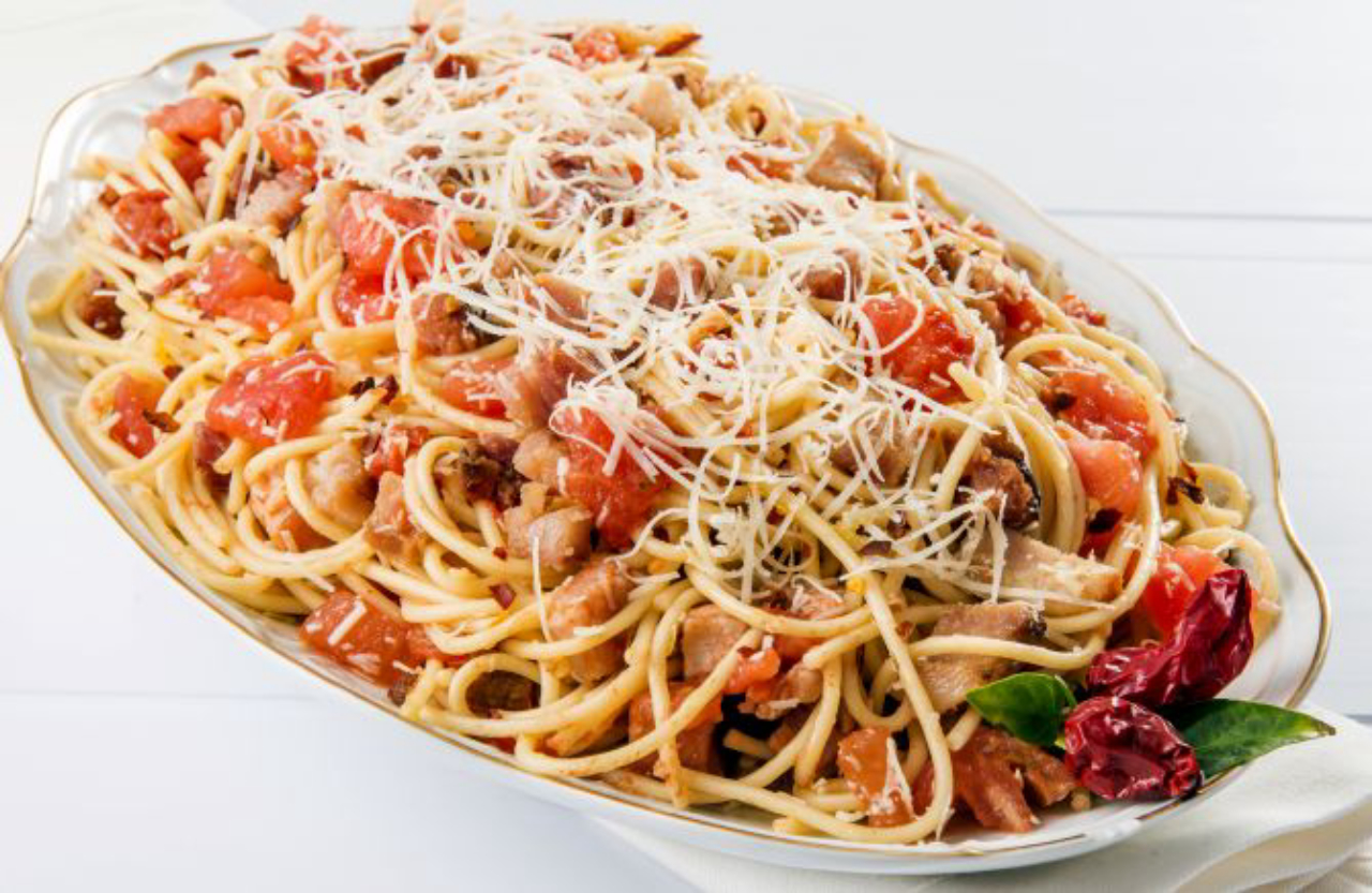 Receita de Spaghetti all’amatriciana | Bom Gourmet