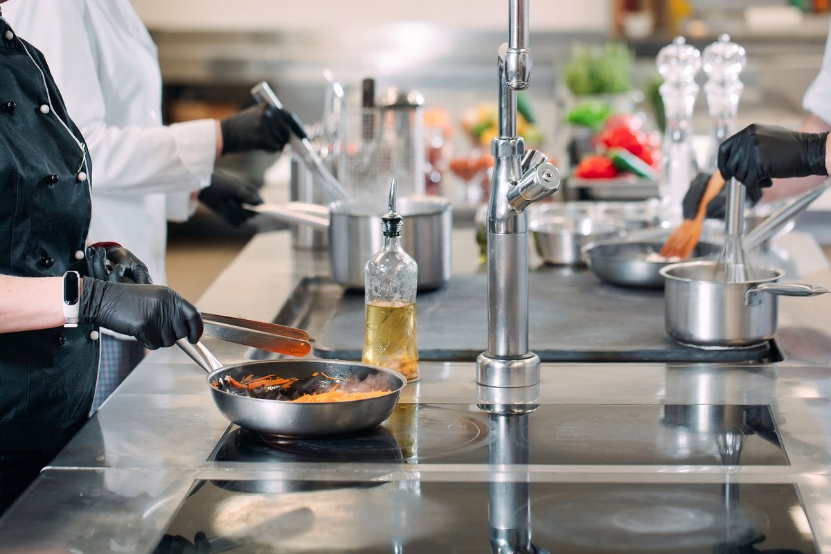 Curso gratuito vai preparar mão-de-obra para retomada dos restaurantes ...