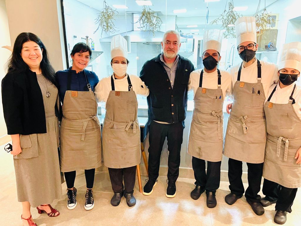 Premiado chef brasileiro Alex Atala faz visita a Curitiba